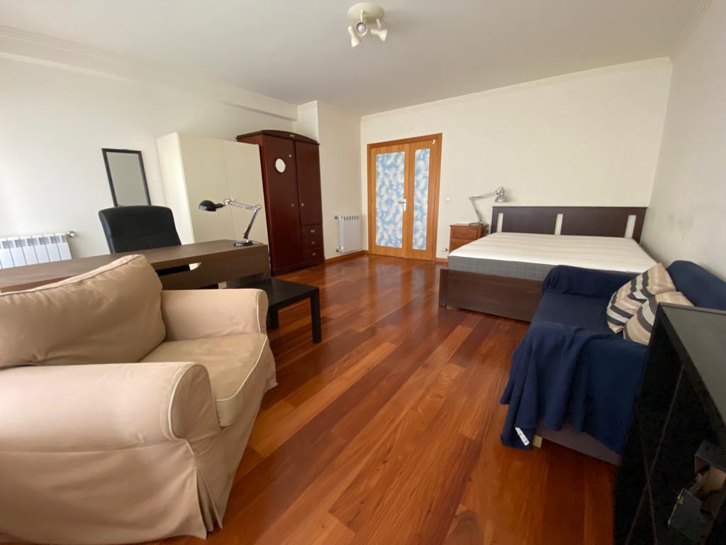 Quarto para Rapazes Estudantes : FCT : Monte Caparica : Universidade ...